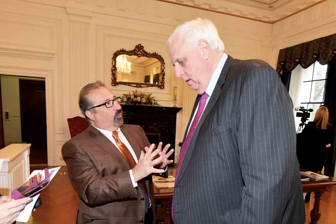 Former Democratic Party chairman resigns from executive committee ...